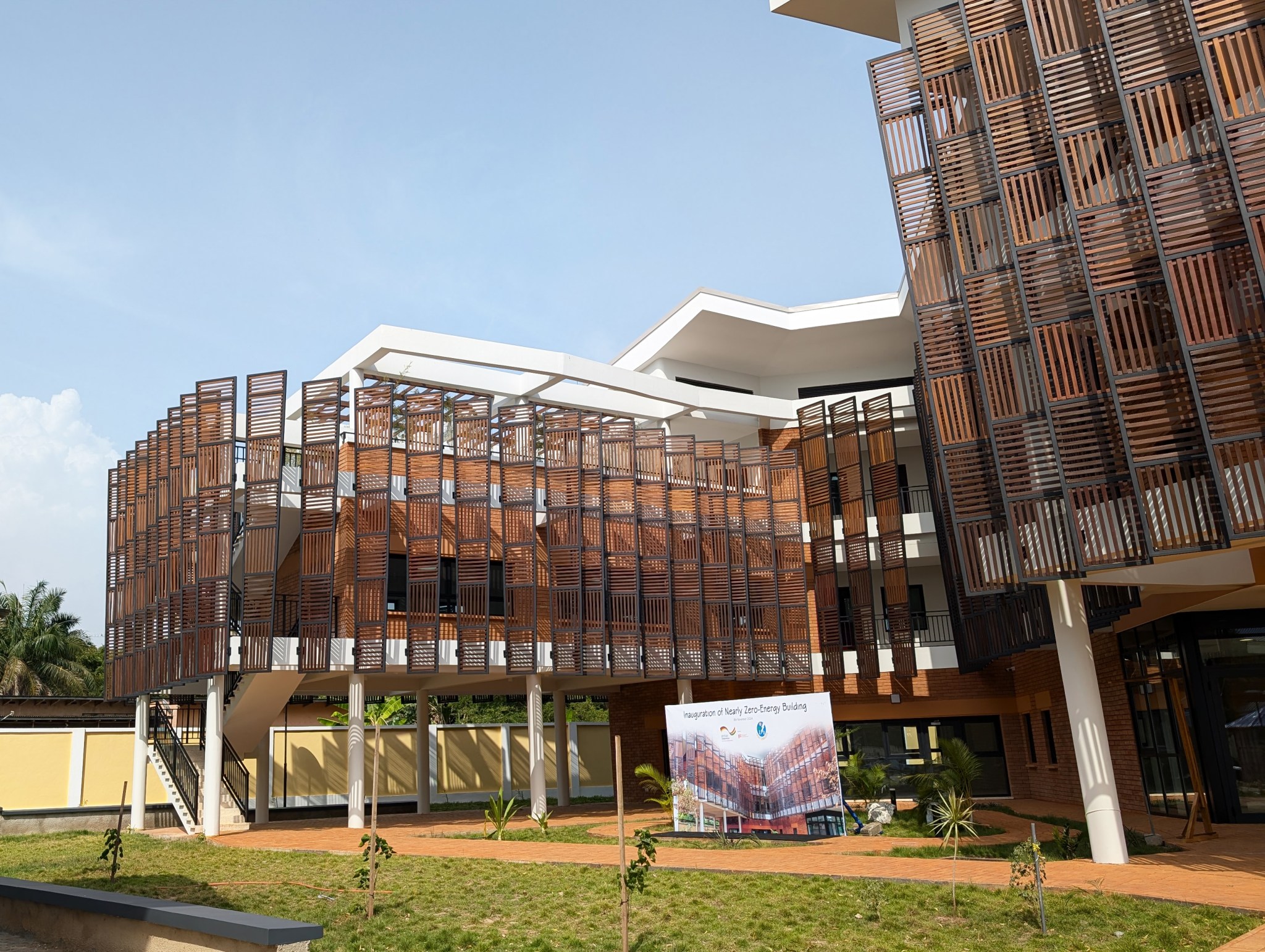 S. Tetteh + Associates completes Nearly Zero-Energy Building in Accra ...